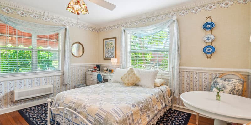 Venice Florida Lodging at Banyan House